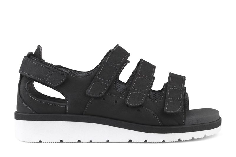 Køb NEW FEET SANDAL MED HÆLKAPPE I SORT OLIERET SKIND Her - Salg af ...