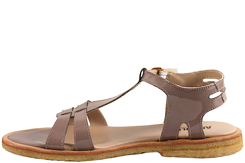 Køb ANGULUS LET SANDAL I MOCCA POLIDO MED LAK LOOK Her - Salg af Lette ...